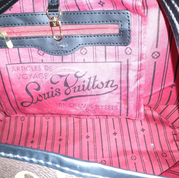 articles de voyage Louis Vuitton | Bags | Article De Voyage Louis ...